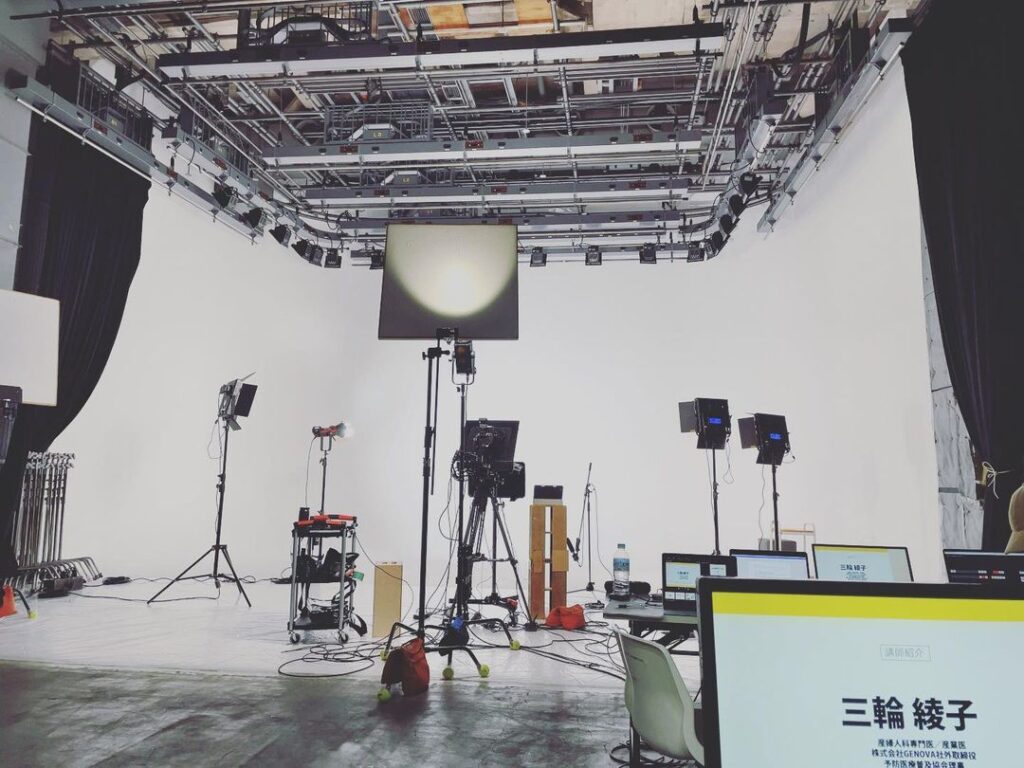 三輪綾子院長が女性のヘルスケアに関してのスタジオ収録を行いました。 | THIRD CLINIC